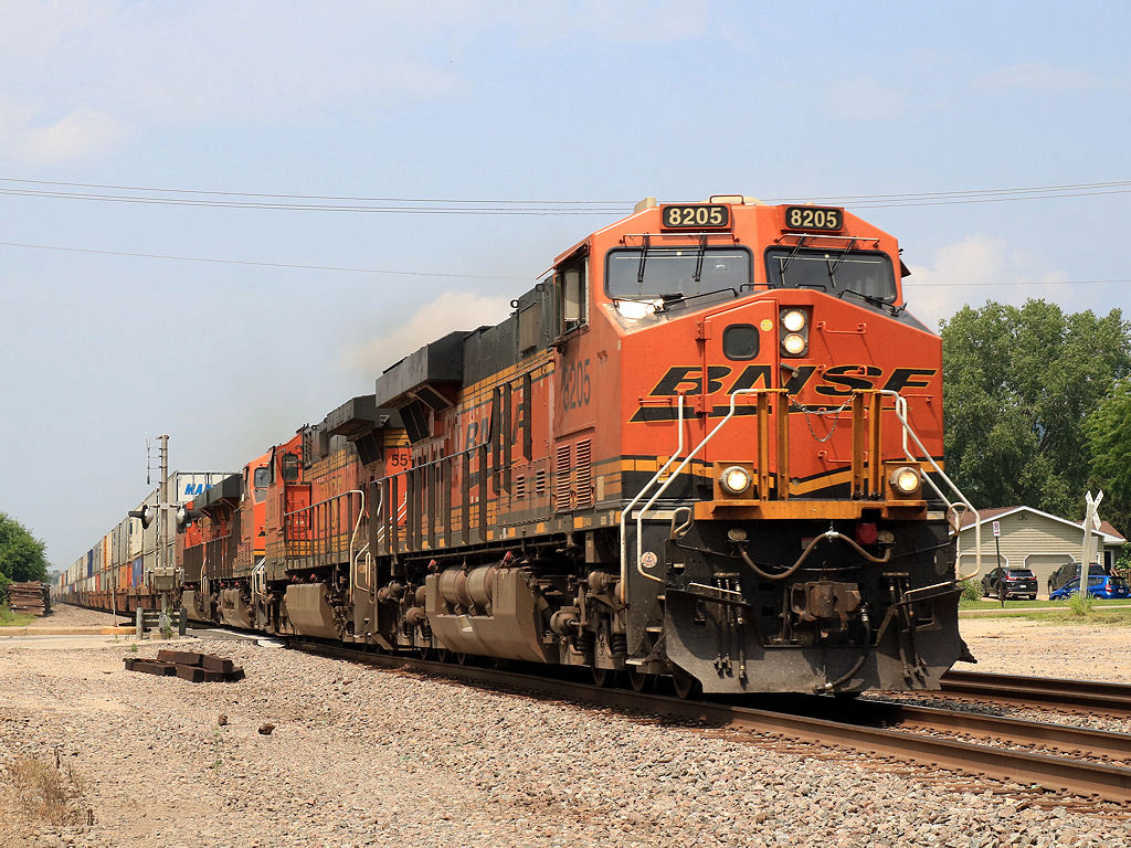 BNSF 8205